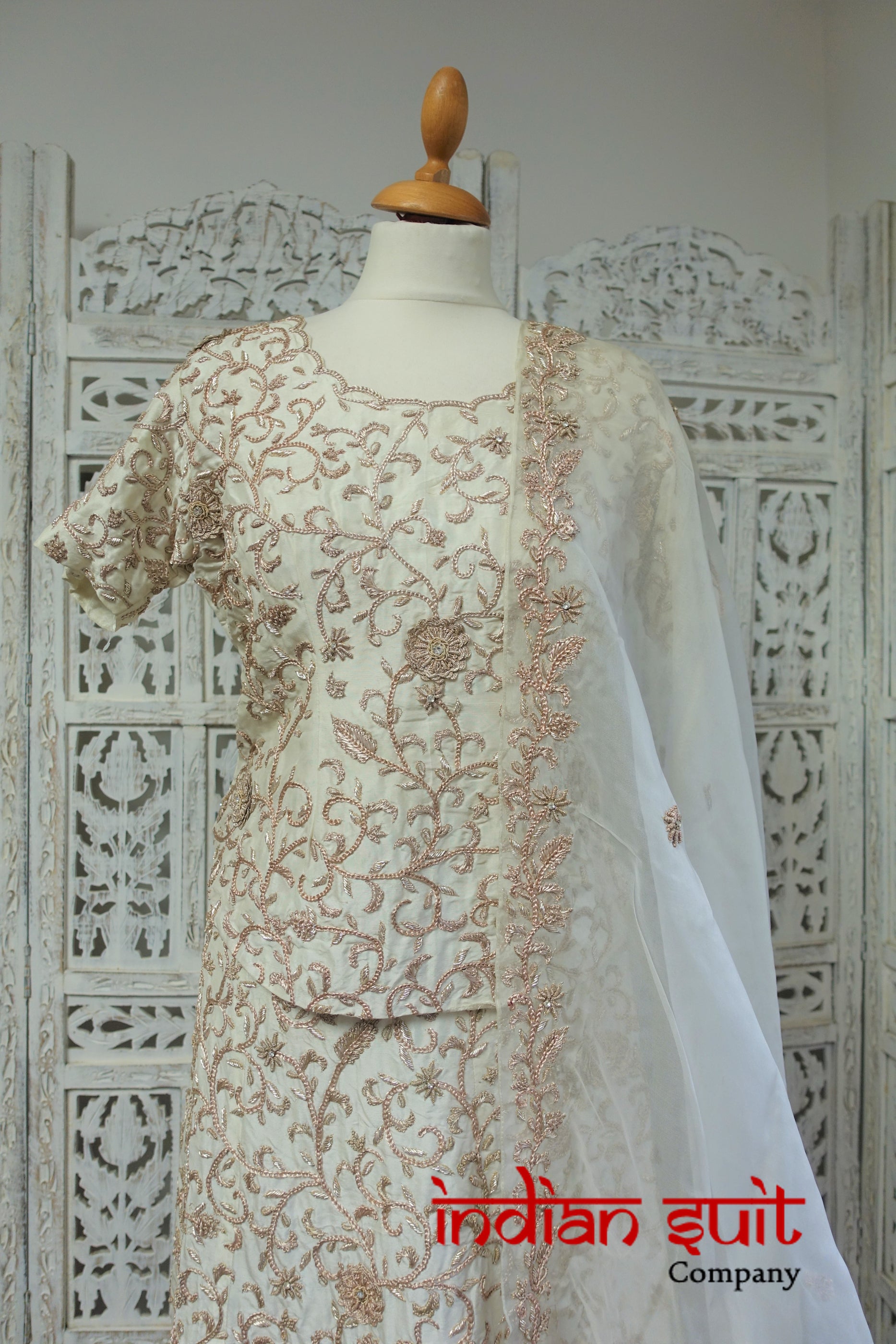 le15406 — Indian Suit Company