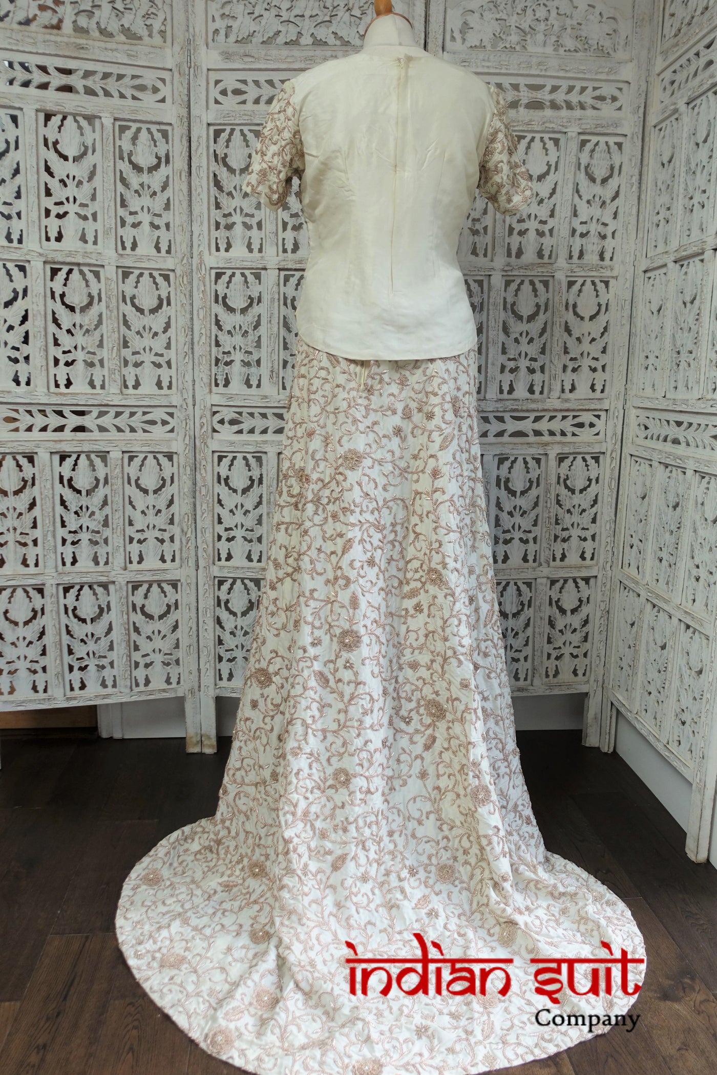 le15406 — Indian Suit Company