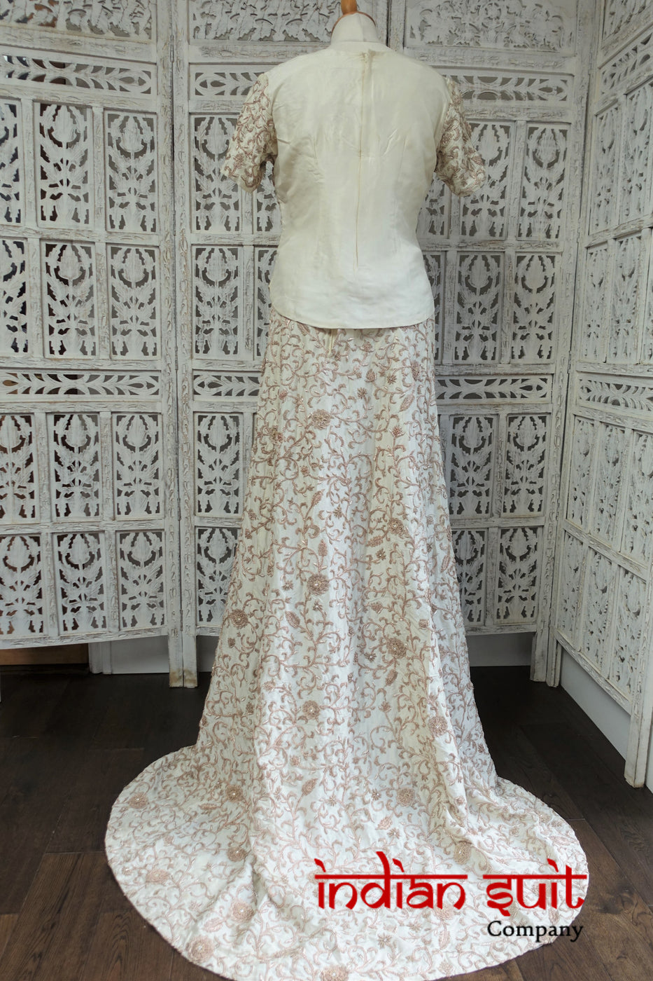 le15406 — Indian Suit Company