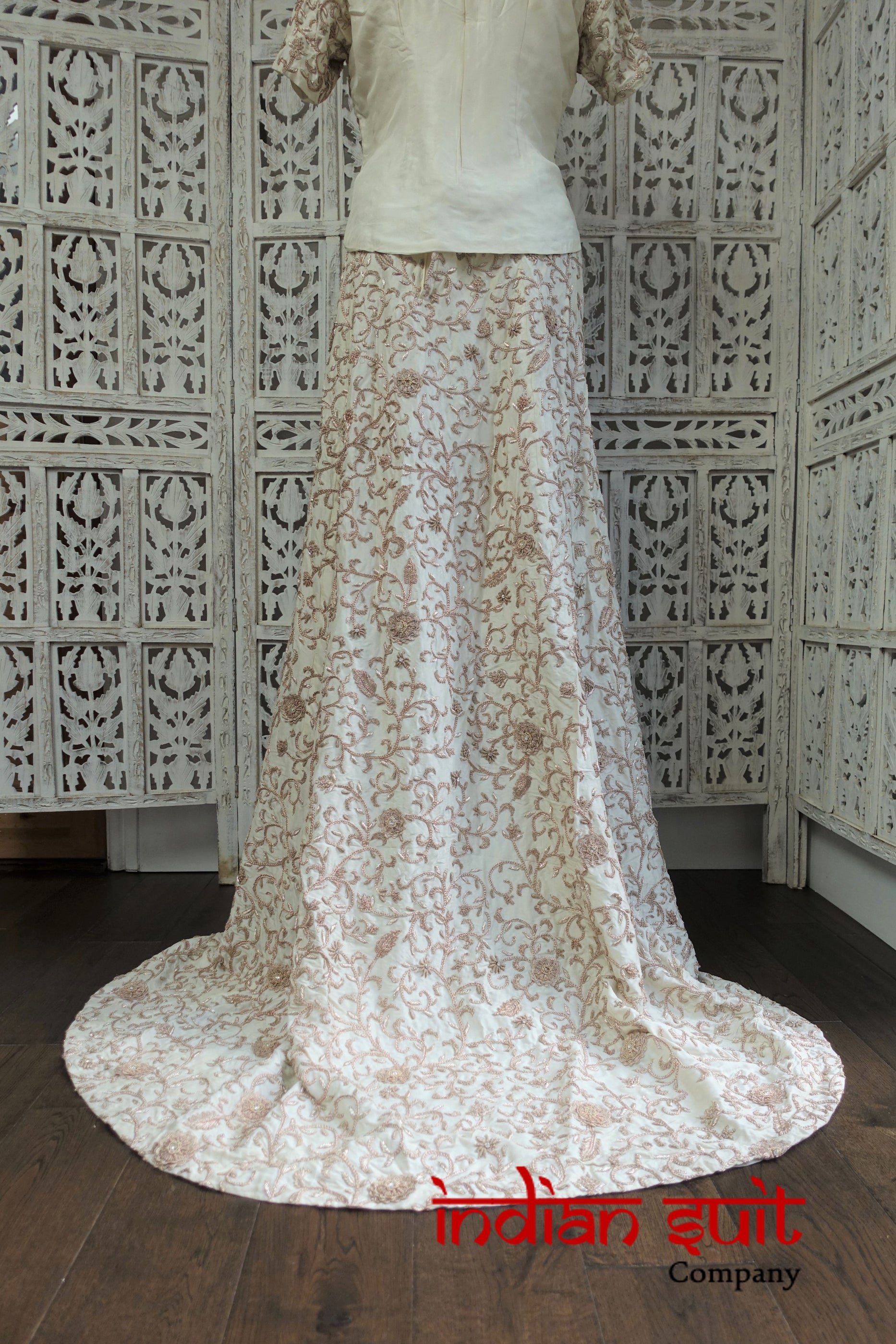 le15406 — Indian Suit Company