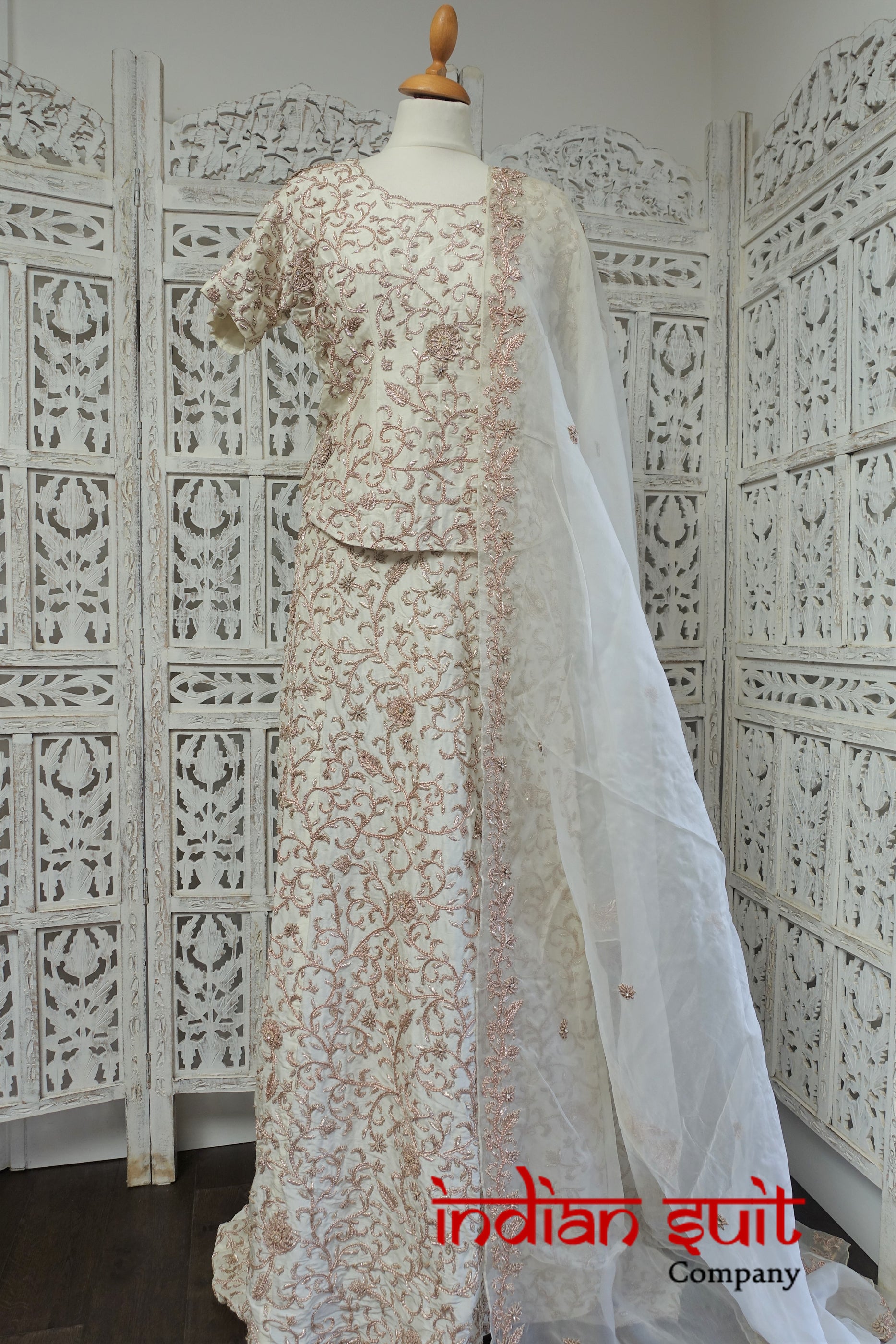 le15406 — Indian Suit Company